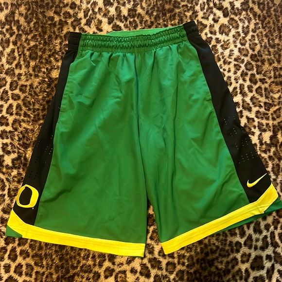 Nike | Shorts | Nike Oregon Duck Basketball Shorts Mens Size Medium ...